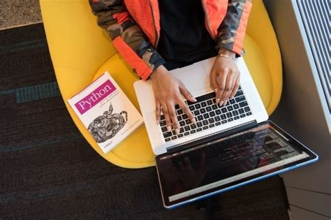 python devient plus populaire que java le monde informatique