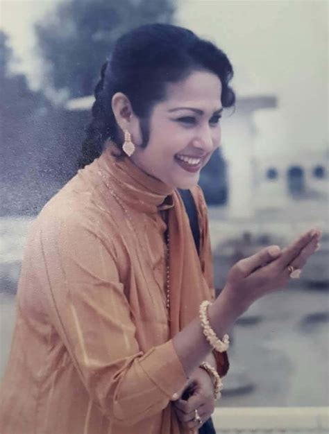 Rosy Afsari Biography • Bengali Movie Actress Rosy Samad