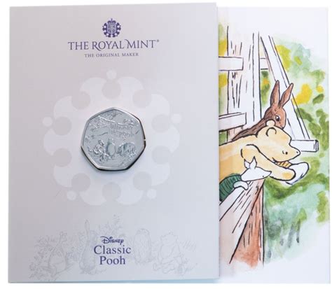 Монета Великобритания 50 пенсов 2022 Винни Пух и друзья Винни Пух в буклете стоимостью 1977 руб