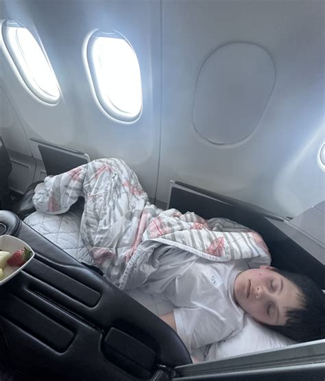 Hawaiian Airlines Hnl To Bos Nonstop First Class Cabin Review