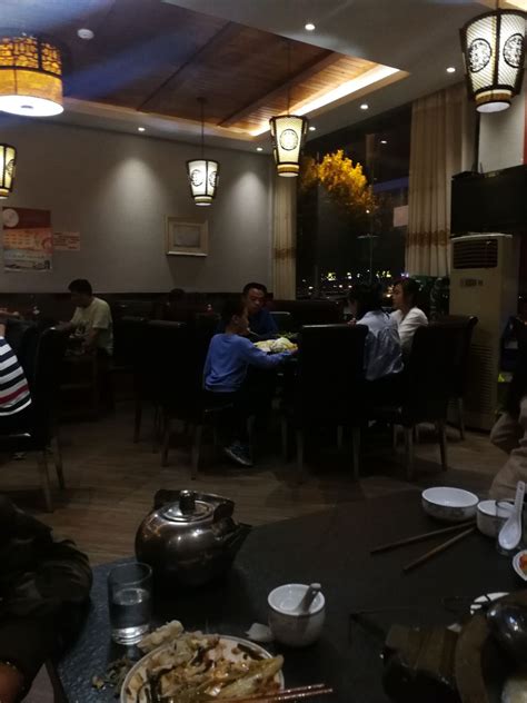2023巴乡石锅鱼 淄博路店 美食餐厅 很好吃特别是草鱼块过油后 去哪儿攻略