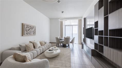 Luxurious 2 Bdapt Jlt 9 Mins Walk To Dmcc Metro Luxflat Aparetments