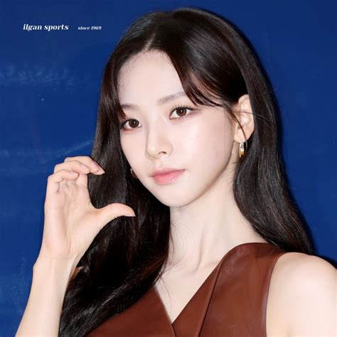 유맨둥︎⁴¹¹ On Twitter 피부에서 반딱반딱 광 나는 도중에 모기 자국