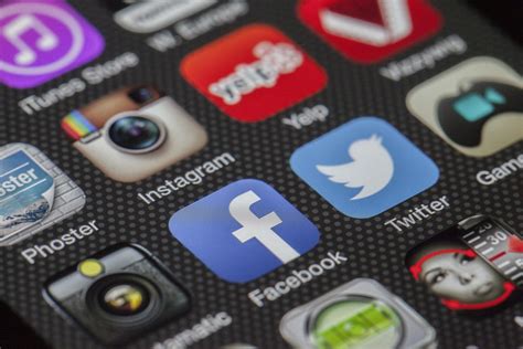 Adicción A Las Redes Sociales Síntomas Y Consecuencias