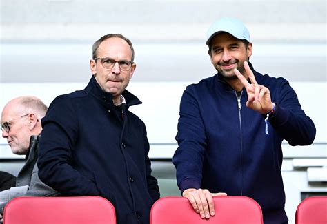 Teambesuch Und Dann Drei Punkte Ex Boss Boldt Feiert Sein Hsv Comeback