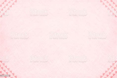 파스텔 라이트 핑크 컬러 그런지 배경과 세 줄의 작은 하트패턴이 수평 프레임의 네 모서리에 테두리를 형성 단순함에 대한 스톡