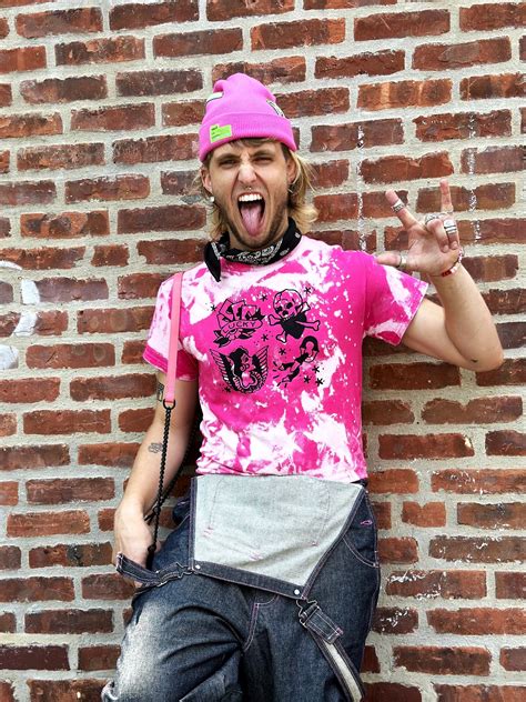 Sell Your Clothes In Boston Consign With Diversity Consignment