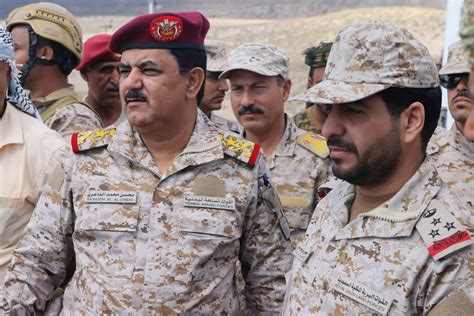 اليمن نجاة وزير الدفاع ومحافظ تعز من محاولة اغتيال أخبار الجزيرة نت