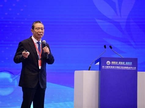 钟南山：近期可能出现新冠疫情小高峰，变异株传染性变化不会很大
