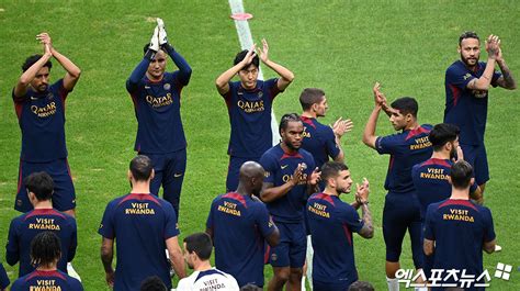 Psg 이강인 네이마르와 함께 한 오픈트레이닝 출전 준비 끝 김한준의 현장 포착
