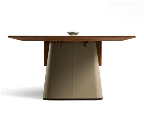 Giorgetti Fang Table 好窩家具｜專業復刻沙發、電動沙發、布藝功能沙發、陶板餐桌、復刻床架、舒眠床墊，3000坪展示空間