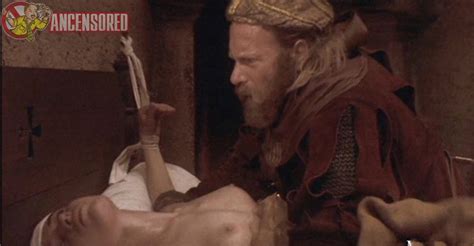 Blanca Marsillach Nue Dans Flesh Blood