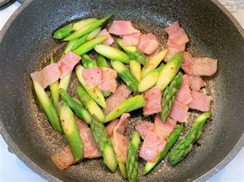 お弁当やおつまみに！アスパラガスとベーコンのマヨネーズ炒め セブンプレミアム公式
