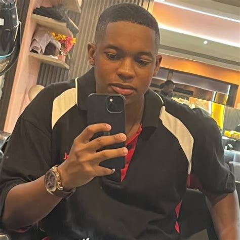 Rorisang Sithole Goitsesithole • Threads Say More