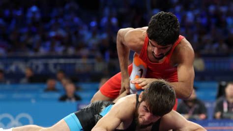 ಹೀಗಾಗಿ ಅಮನ್ ಗೆ ಕಂಚಿನ ಪದಕ ಸಿಗುವುದು ಅನುಮಾನವಾಗಿತ್ತು ಆದರೆ ಕೇವಲ 10 ಗಂಟೆಗಳೊಳಗೆ ಅಮನ್ ಬರೋಬ್ಬರಿ 4 5 ಕೆ