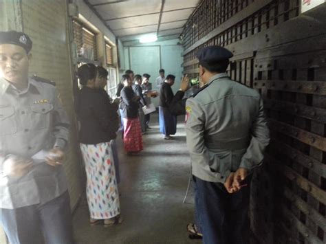 Dvb မွန်တရားလွှတ်တော် တရားသူကြီး ရေးမြို့မရဲစခန်းကို သွားရောက်စစ်ဆေး