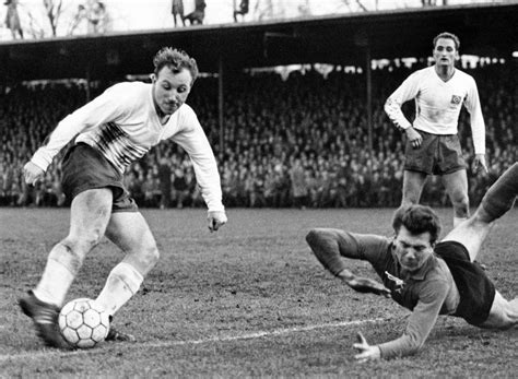 Vor 57 Jahren Uwe Seeler Traf Beim Letzten Hsv Sieg In Osnabrück