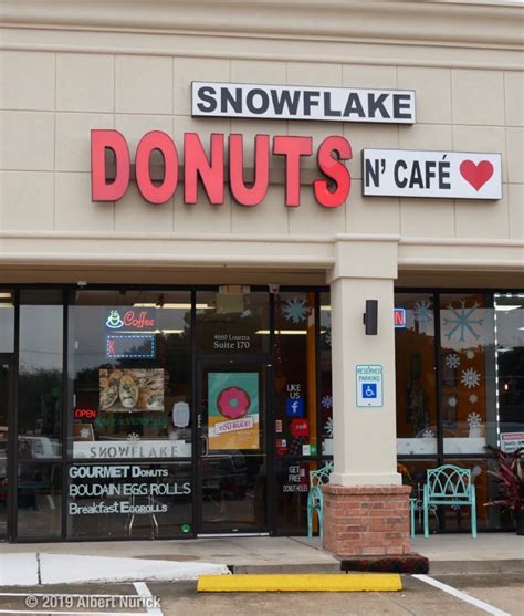 Robins Snowflake Donuts N Cafe The Woodlands Restaurant Reviews