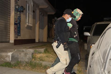 Quetzaltenango Detienen A Salvadoreño Con Orden De Captura
