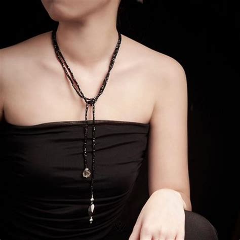 闪灵钻黑尖晶项链 Hekimer Diamond Black Spinel Necklace Shopee Malaysia