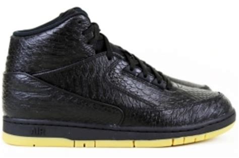 Nike Blacks Out On The Air Python Complex