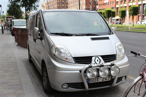Van Vs Minivan Whats The Difference Buyers Guide