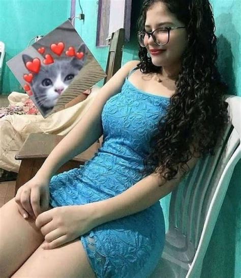 Con Vestido Azul Claro