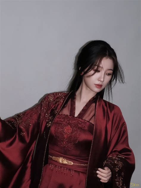 Pin by Vaaty on อวซซนYu Shuxin虞书欣 The king s woman Beautiful actresses Actresses