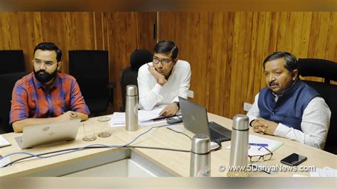 Dheeraj Gupta Reviews Progress On Electric Bus Project