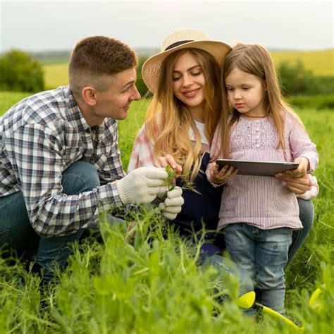 Imágenes De Familia Granja Descarga Gratuita En Freepik