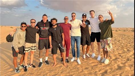 البلد سبورتمحمد صلاح يشارك جمهوره صورا جديدة مع لاعبي ليفربول من دبي