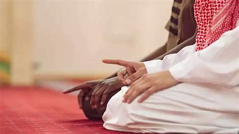 حكم نسيان التشهد الأوسط في الصلاة هل يبطل الصلاة أم لا؟ الموجز