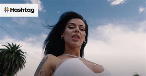 OnlyFans modelka natočila nový klip v Los Angeles Ako jej ide spievanie a rap