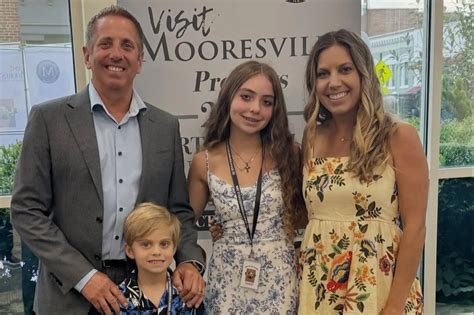 Who Is Nhl Network Reporter Alexa Landestoy