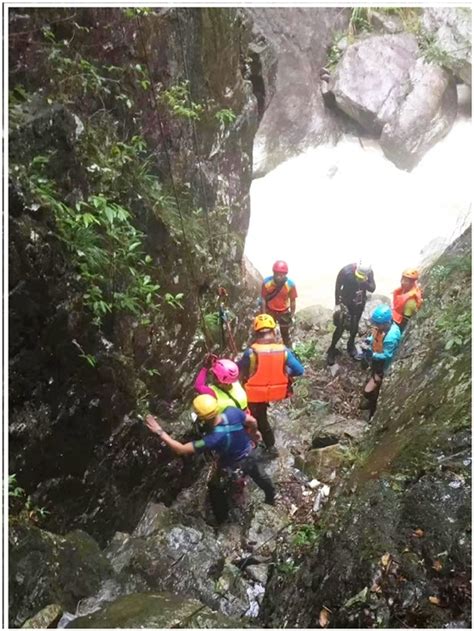 峡谷内山洪爆发 20多名驴友被困 “天降救兵”化险为夷乐清网