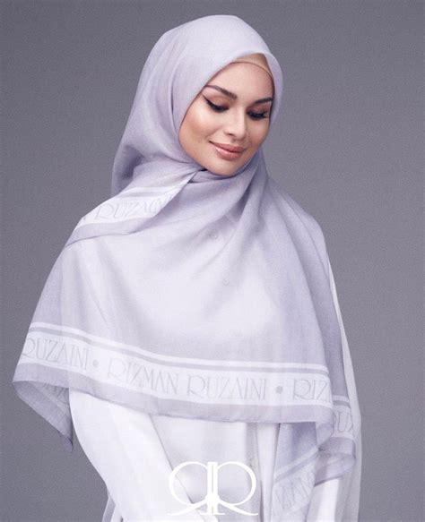 Pin By Derkaoui On Hijab Scarf Design Fashion Hijab