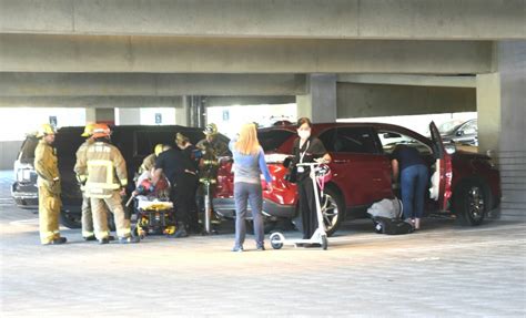 Vehicle Collides Into A Concrete Pillar In Valencia