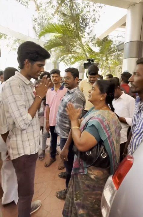 சேமித்து வைத்த காசில் மலைவாழ் மக்களுக்கும் இலவசமாக ஆம்புலன்ஸ் வழங்கிய