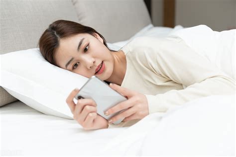 眼睛血丝多是怎么回事为什么眼睛里有红血丝和这三个因素有关第二个你可能正在做 说明书网