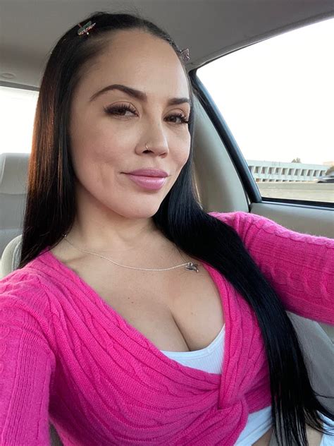 Kristina Rose Scrolller