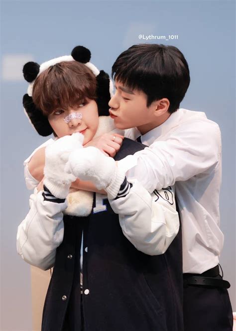 더쿠 이 그룹은 도대체 뽀뽀를 몇 번이나 하는 거임