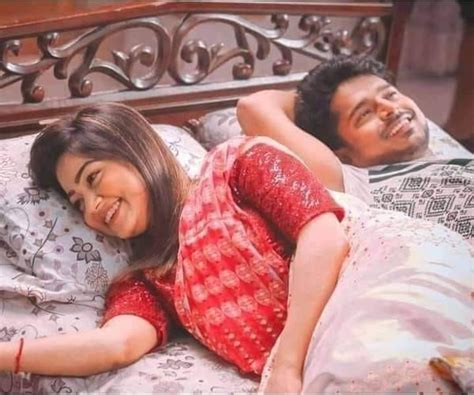 Ahareh যদি বউটা বলে ~একটু আসো তো একা একা রান্না করতে পারছি না😊 তাহলে