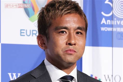 【画像・写真】稲本潤一の引退会見に駆けつけたモデル妻・田中美保の“今”に注目集まる、見た目ではない「内からあふれ出る美」に感嘆 週刊女性prime