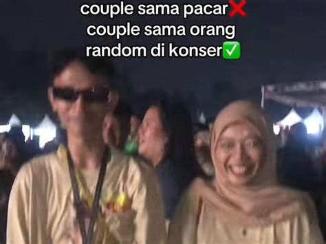 Ngakak Viral Pria Nonton Konser Pakai Baju Couple Dengan Orang Tak Dikenal