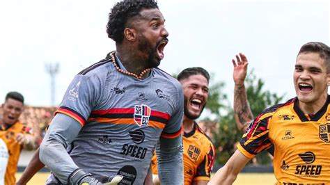 Clube rebaixado à Série C anuncia goleiro bicampeão da Copa do Brasil