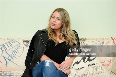 Singer And Songwriter Grace Sewell Grace Visits Music Choice On