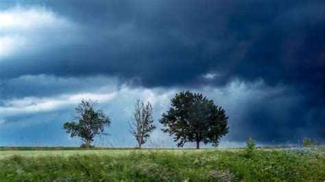 Deutschland Gewitter Mit Starkregen Hagel Und Sturmböen Erwartet