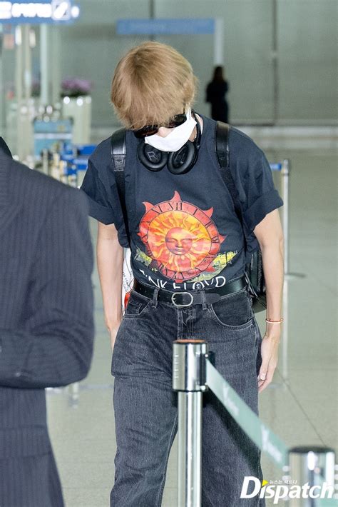 더쿠 오늘자 출국하는 방탄소년단 뷔