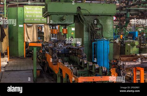 Tractor Assembly Line Stock Videos And Footage Hd And 4k Video Clips