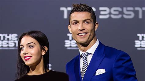 ابراز عشق زیباترین خانم فوتبالیست جهان به رونالدو واکنش جالب نامزد